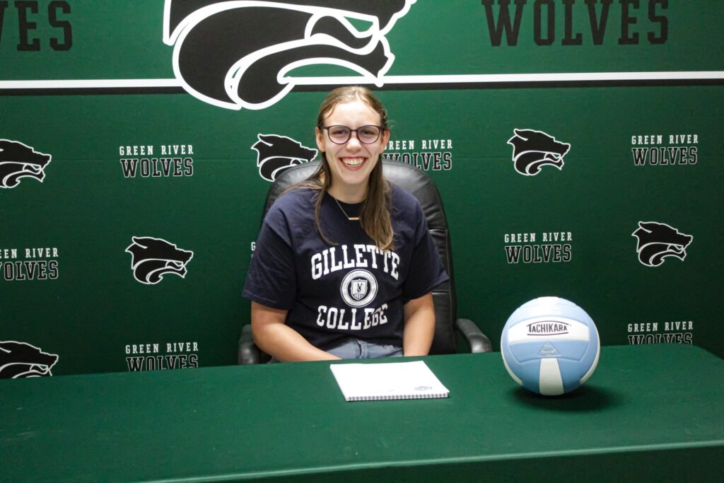Arnold Signs With Gillette College - SweetwaterNOW